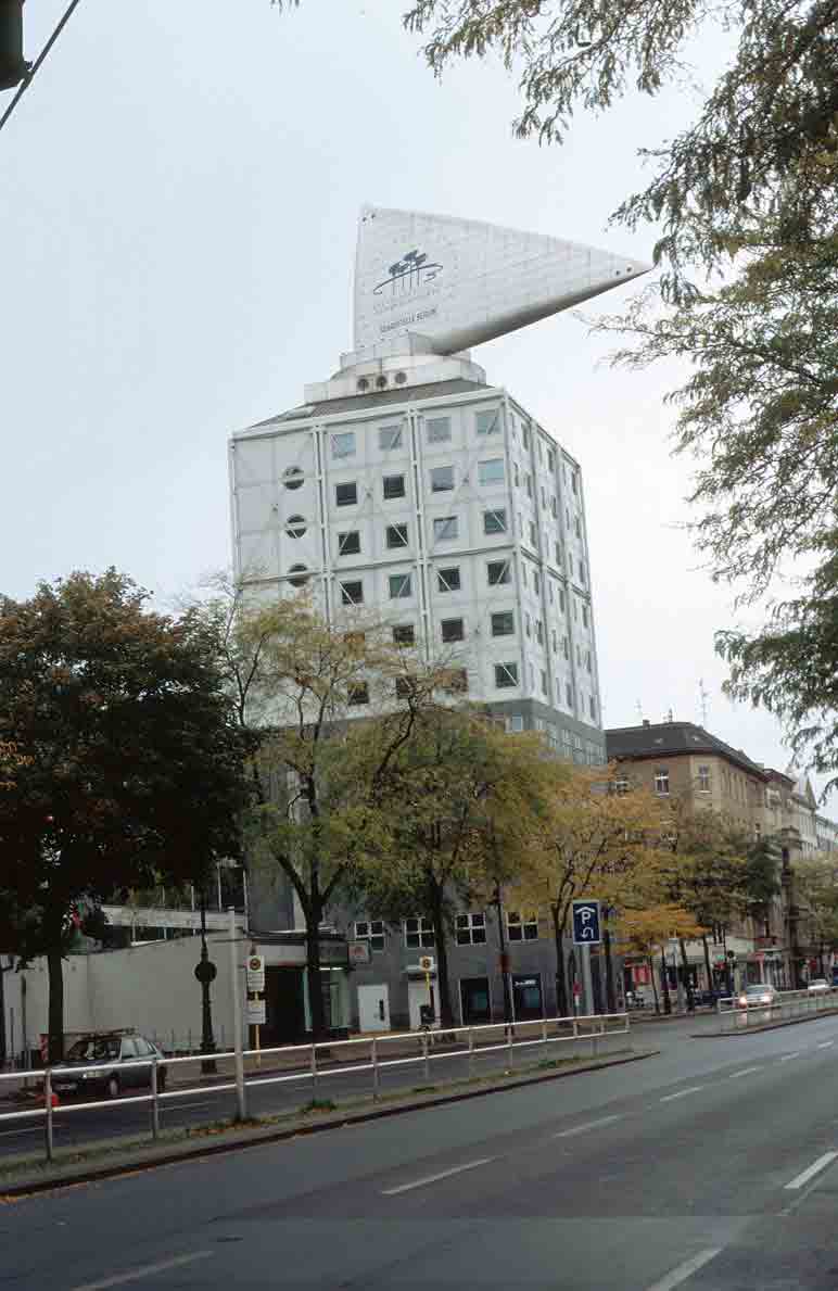 Performatism in Architecture. On Framing and the Spatial Realization of ...