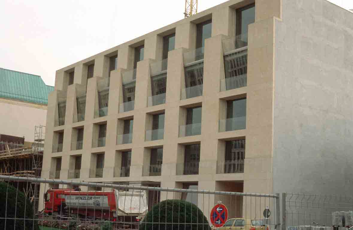 Performatism in Architecture. On Framing and the Spatial Realization of ...